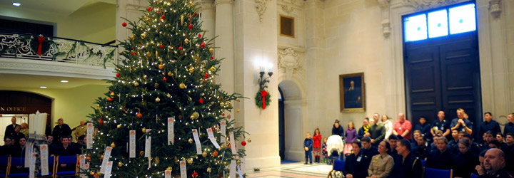 USNA Spreads Holiday Cheer in Annapolis :: USNA News...
